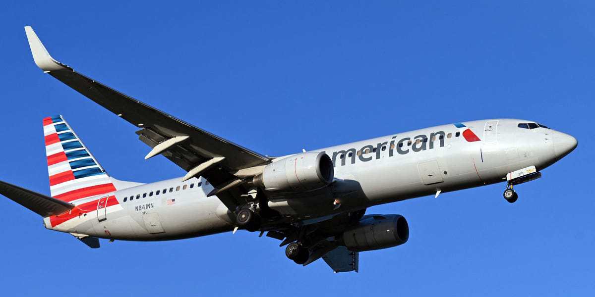 American Airlines Pilots Are Getting Triple Pay For Working On Routes american-airlines-pilots-are-getting-triple-pay-for-working-on-routes